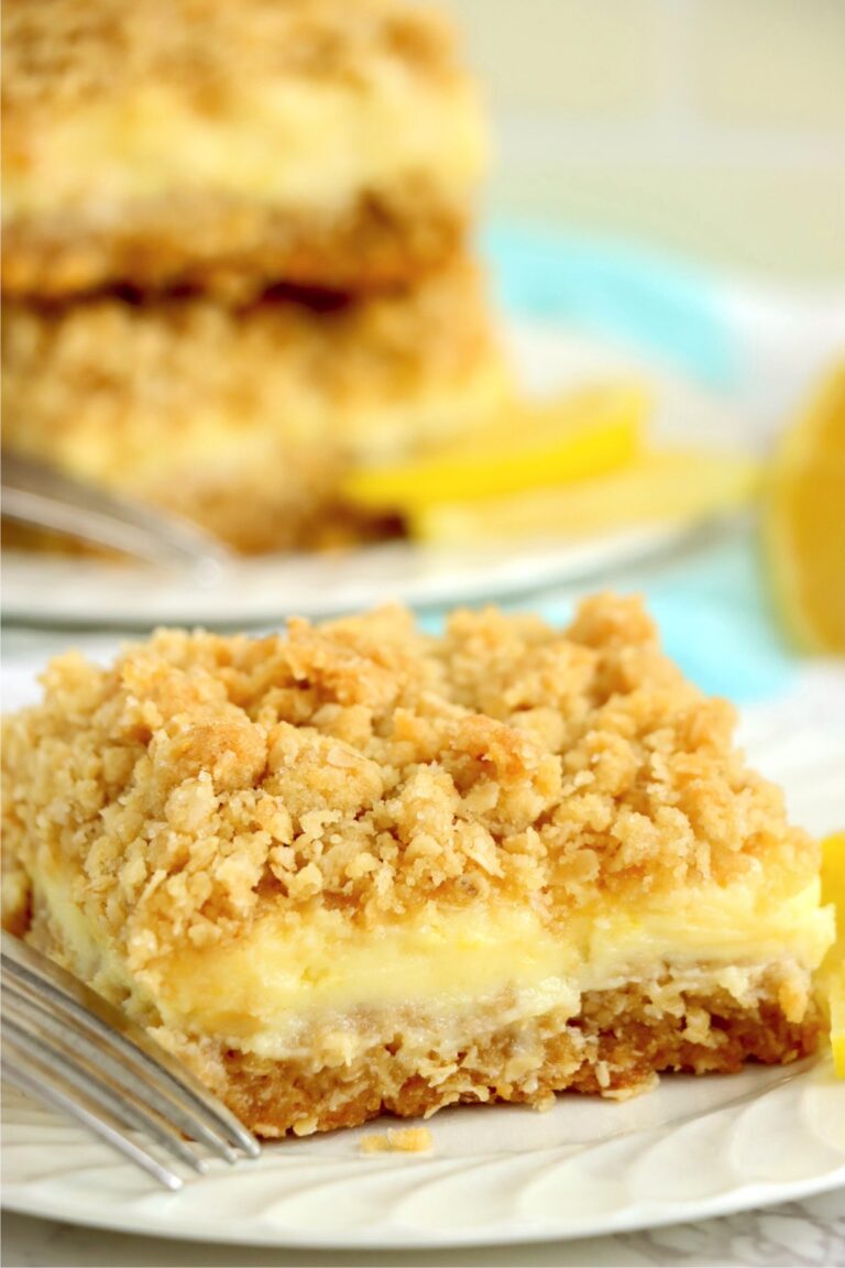 Easy Lemon Crumb Bars - Bitz & Giggles
